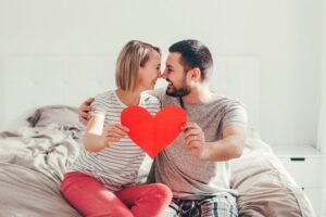 Dating vs Seeing Someone: A Guide to Understanding the Difference
